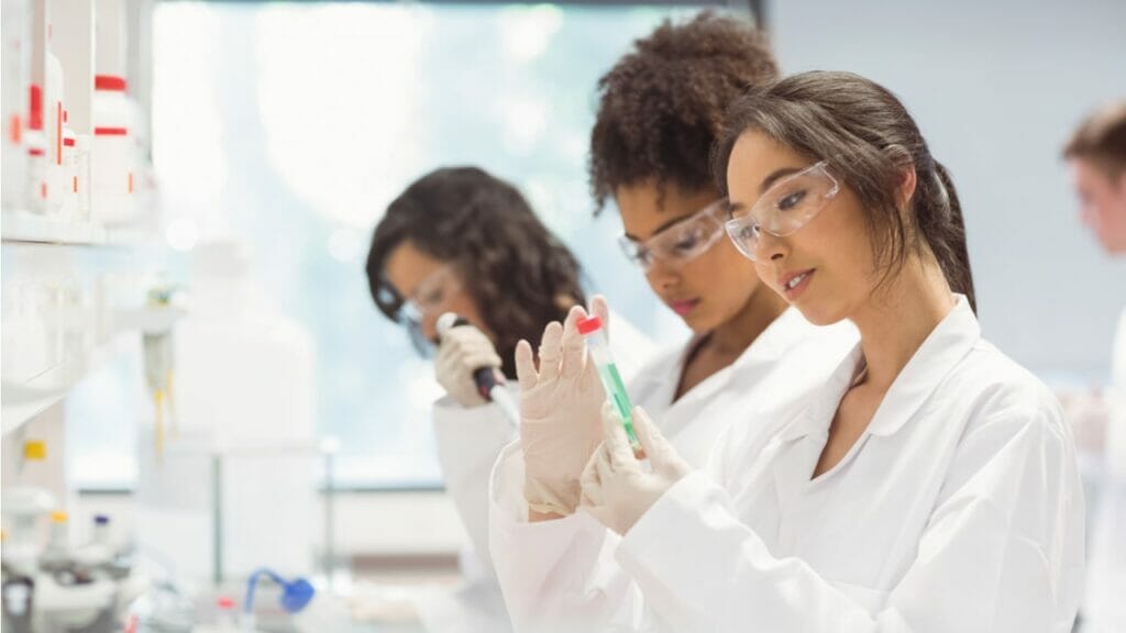 Biotechnologist Salary In USA 2024: Complete Overview